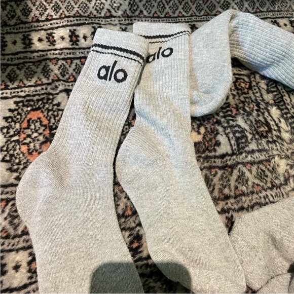 ALO Yoga | Accessories | Alo Yoga Throwback Socks | Poshmark